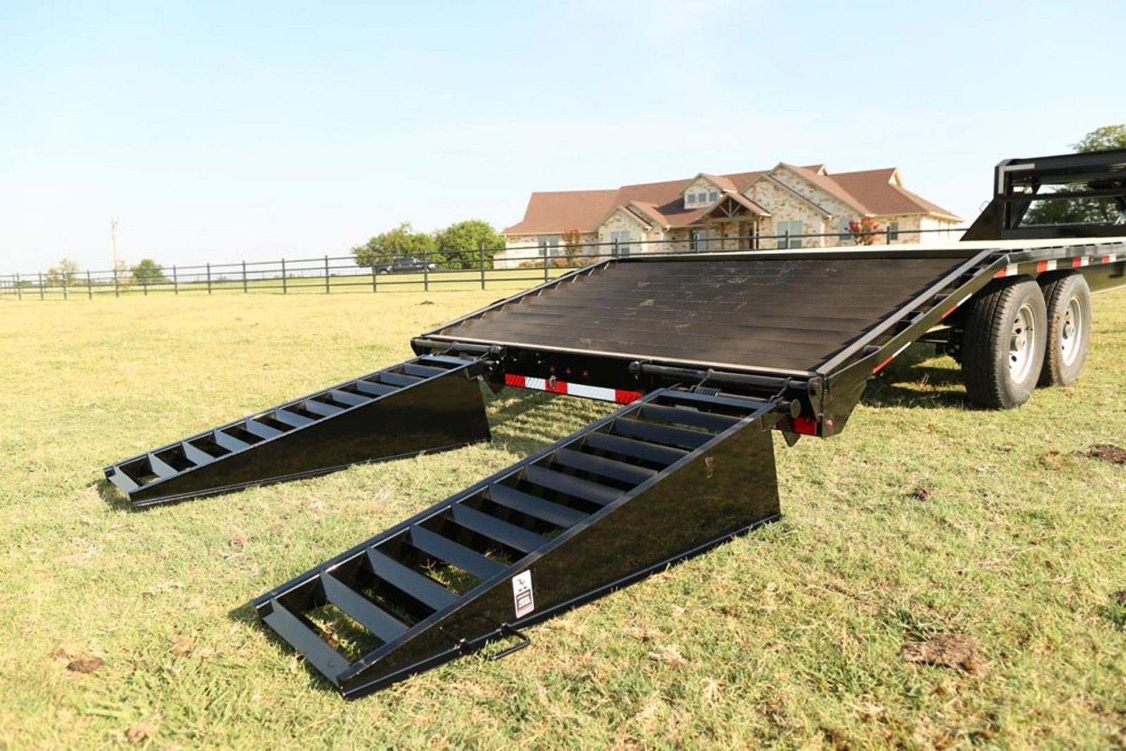 Lamar FS Gooseneck Deckover – Stryker Dealership Group